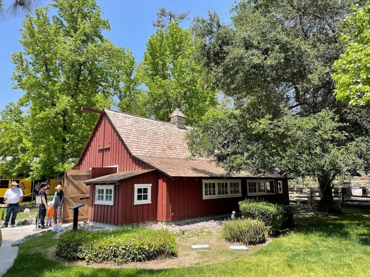 The Carolwood Pacific Railroad: Walt Disney’s Steamy Dream – DayDream Under the Stars